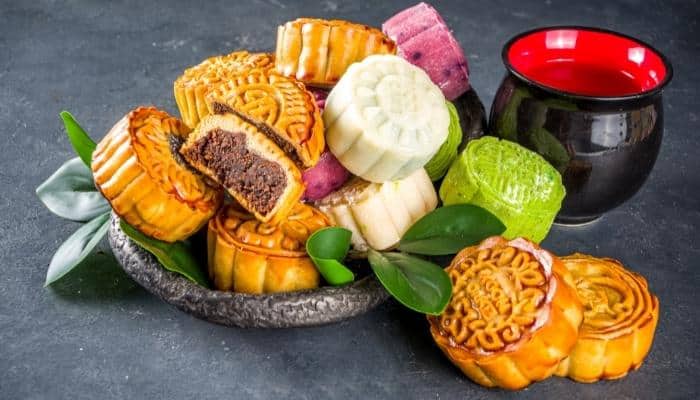 What Do Mooncakes Taste Like Detailed Guide What Do Mooncakes Taste Like Detailed Guide